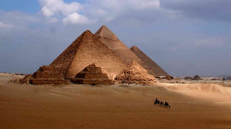 Top 10 Interesting Facts About the Pyramids of Giza